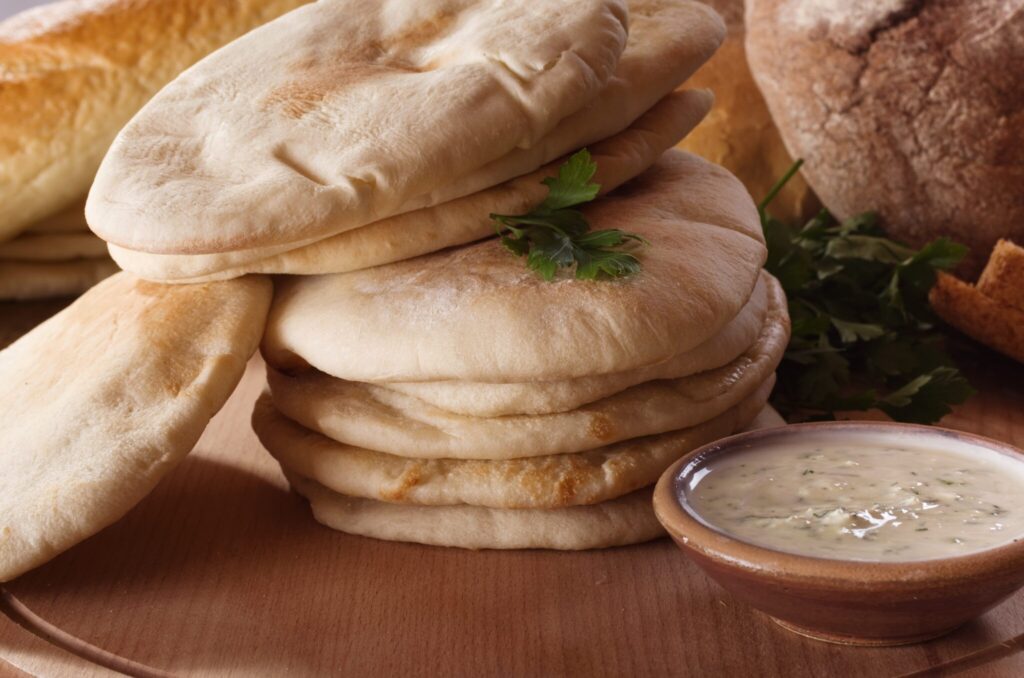 Pita bread | What is pita bread, types and how to combine it